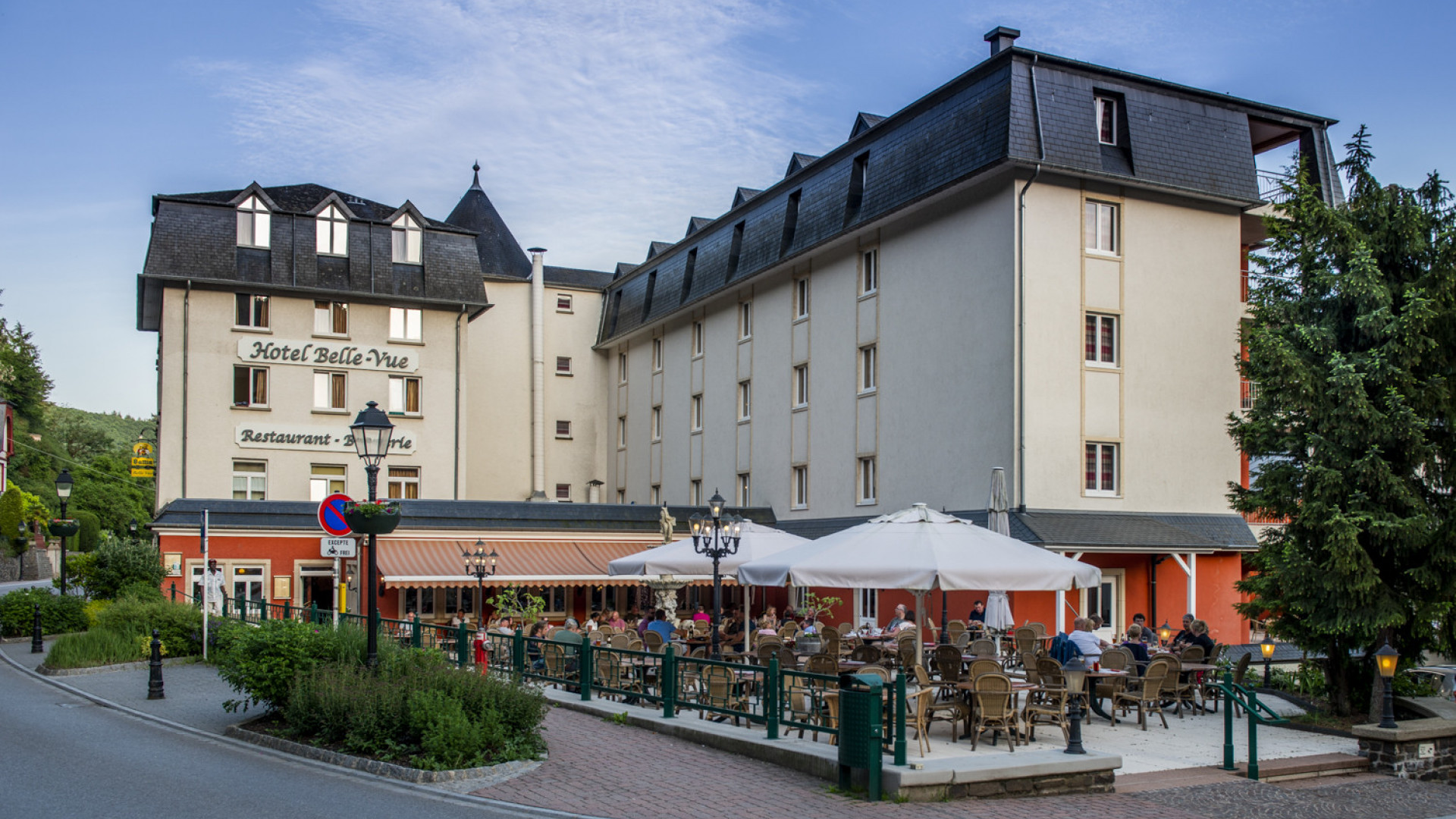 Boeken - Hotel met panoramisch uitzicht in Vianden o.b.v. halfpension Boeken - Hotel met panoramisch uitzicht in Vianden o.b.v. halfpension